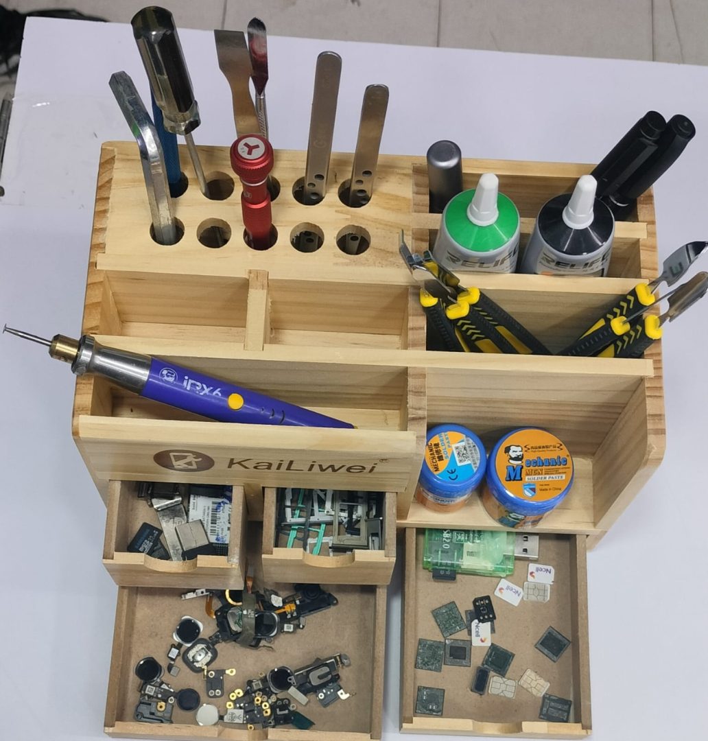 The Importance of Organizing Your Workplace or Lab - Easy Tools