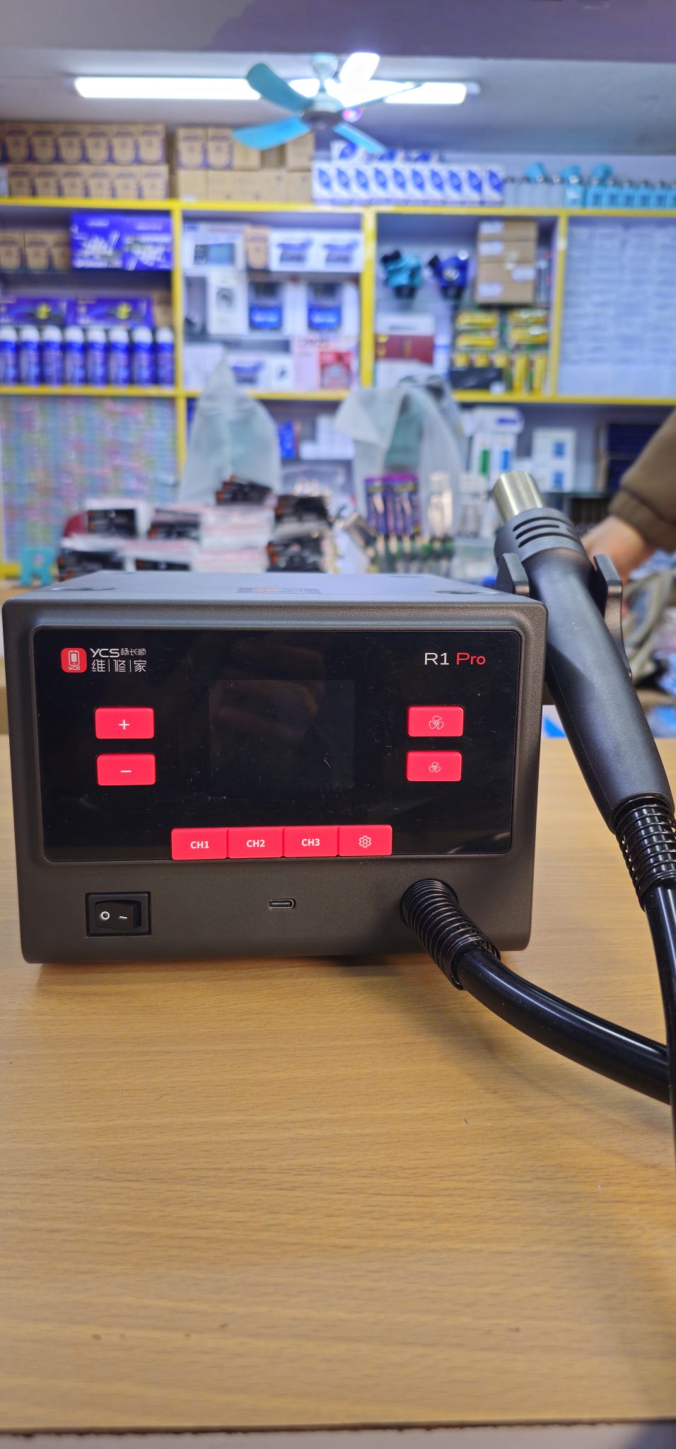 YCS R1 pro Smd rework station with 1000w high power with output stand ...